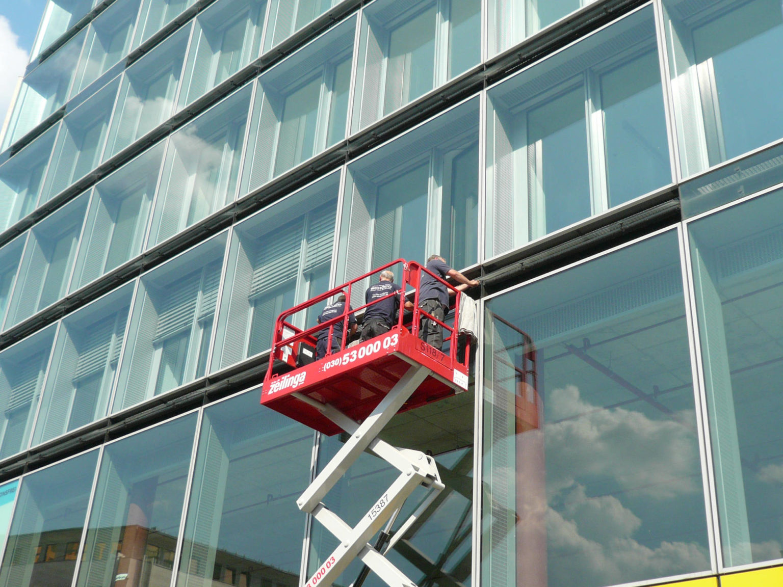 ISM Berlin - die Nr. 1 für fachgerechte Fassadenwartung in Berlin